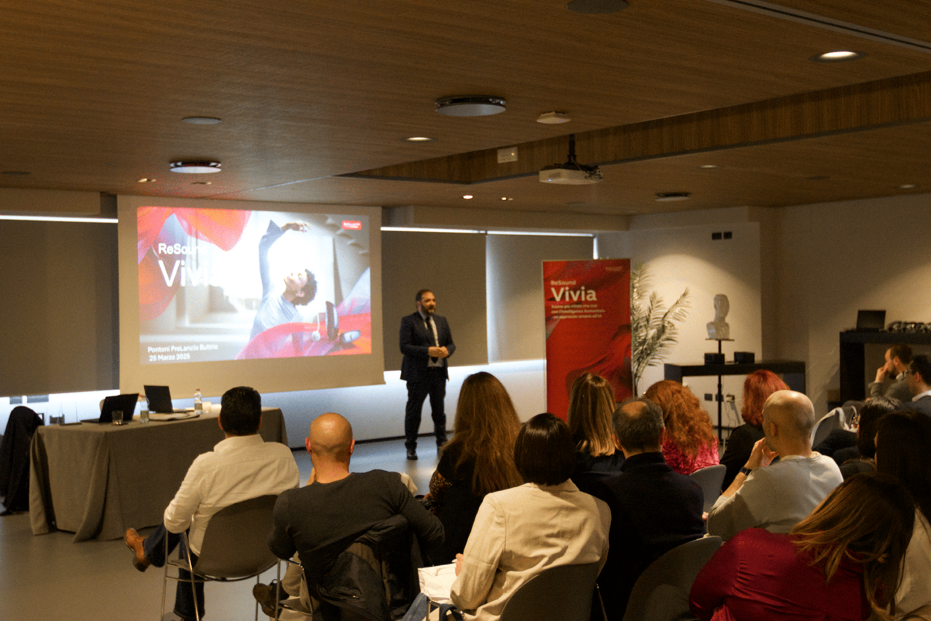 Apparecchi Acustici Vivia con Intelligenza Artificiale – Pontoni